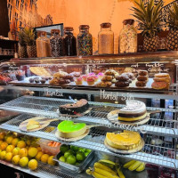 Sir Braxton Chocolate Bar - Indulge in Exquisite Desserts and ...